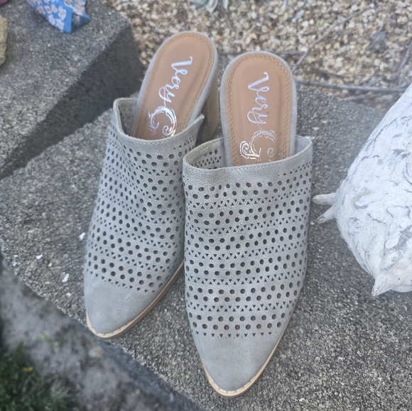 Very G | Shoes | Very G Slip On Shoesheels | Poshmark
